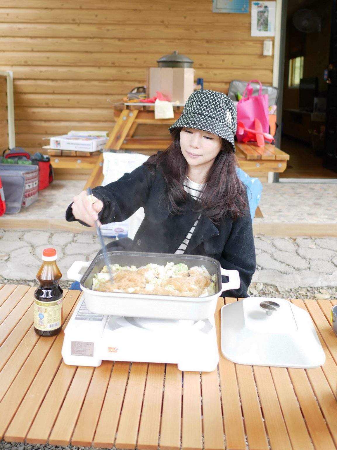 [生活] 【西班牙Vigar】便攜折疊椅凳+【韓國Dr.Hows】深烤煎煮鍋/卡式瓦斯爐 - 小雯媽咪愛漂亮